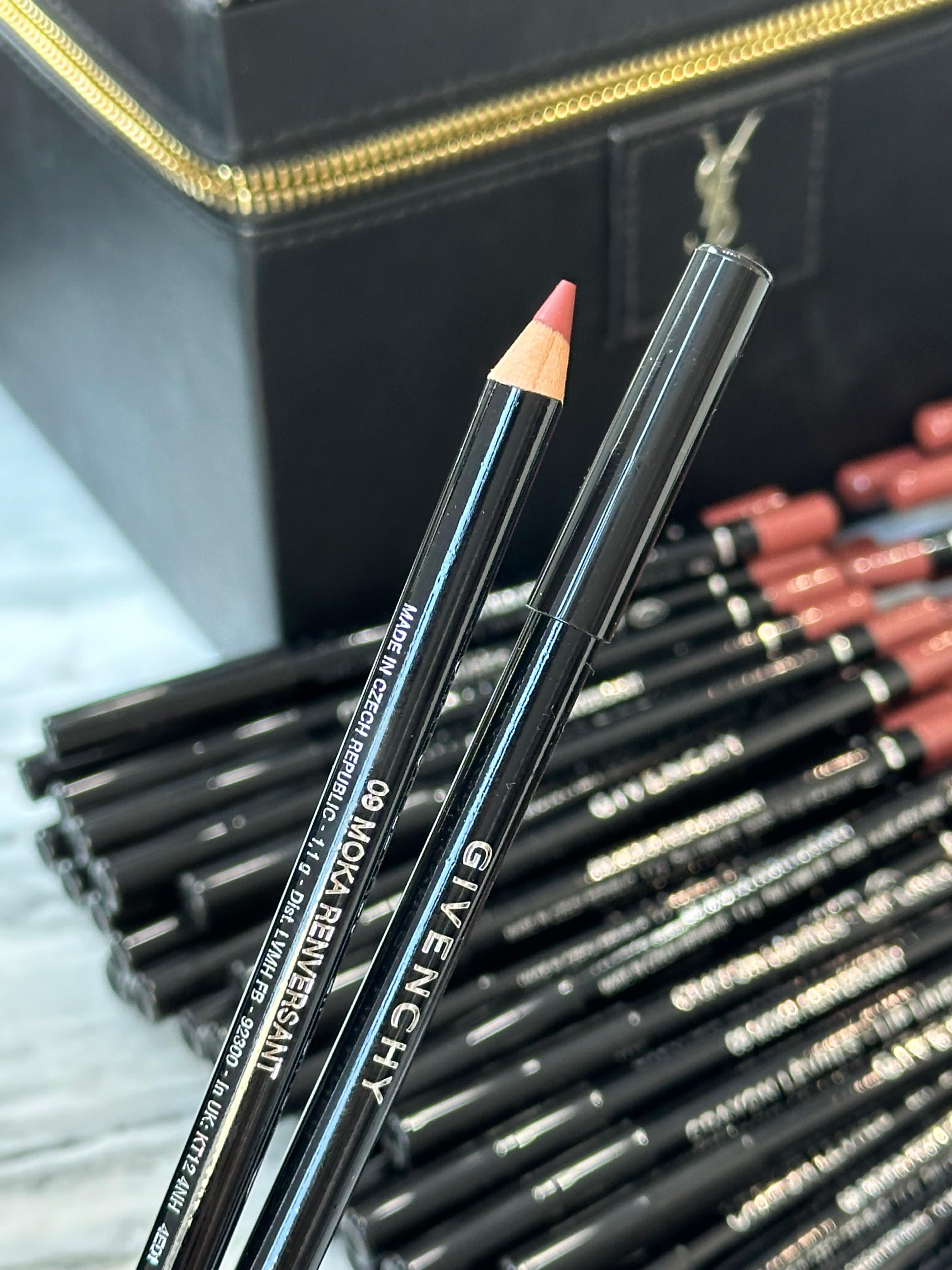 GIVENCHY Lip Liner (09) – Paris Parfumerie Cosmétique