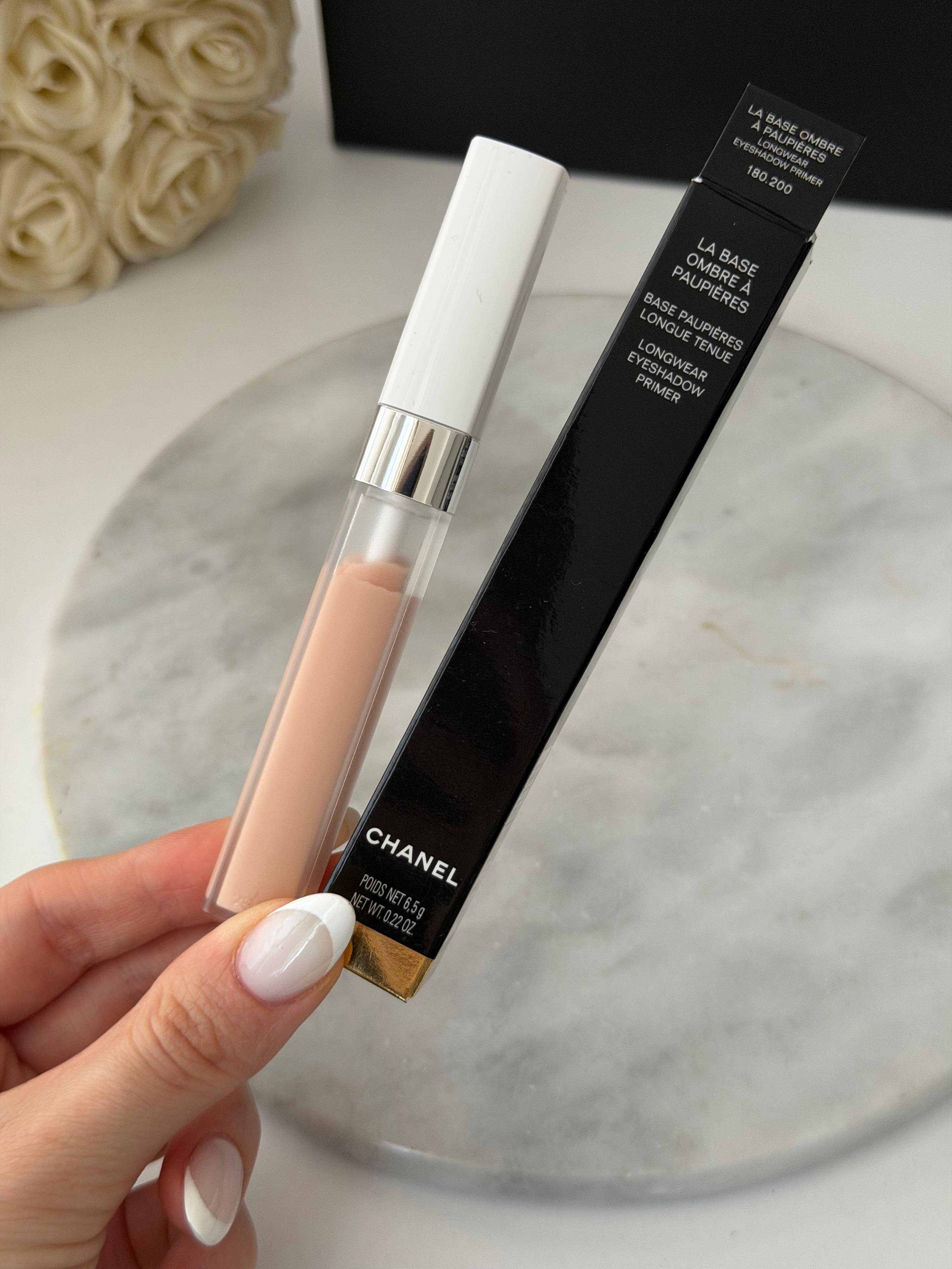 CHANEL La Base Longwear Eyeshadow Primer – Paris Parfumerie Cosmétique